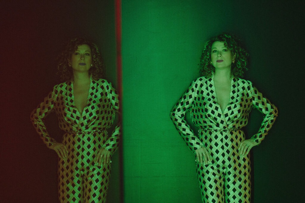 Sophie Darly fait l'éloge de la lenteur avec "Slow Down Fast"