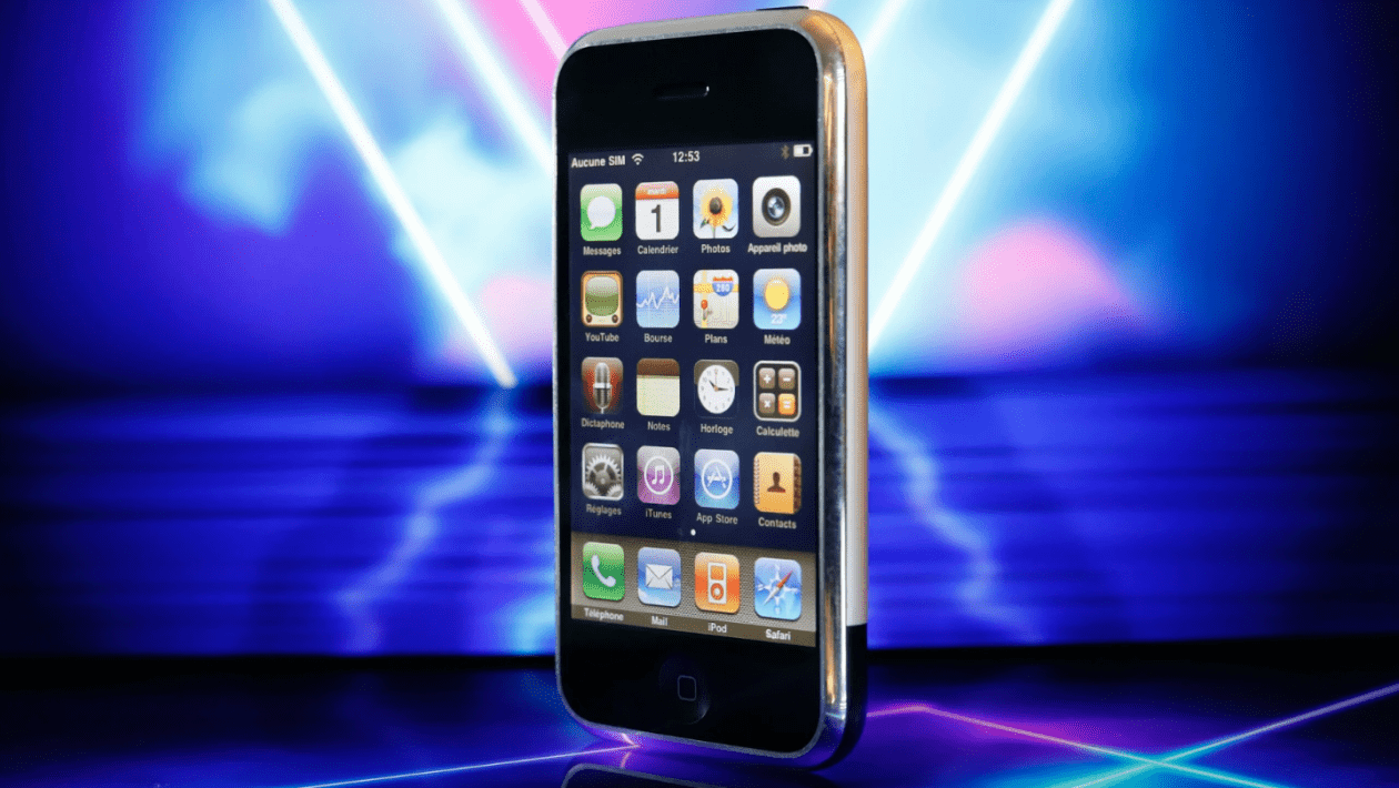 9 janvier 2007 : lancement du premier iPhone, smartphone légendaire d'Apple