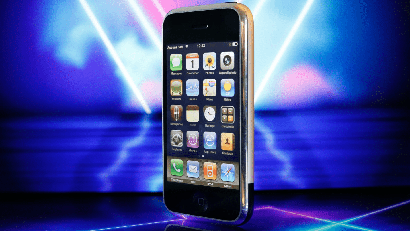 9 janvier 2007 : lancement du premier iPhone, smartphone légendaire d'Apple